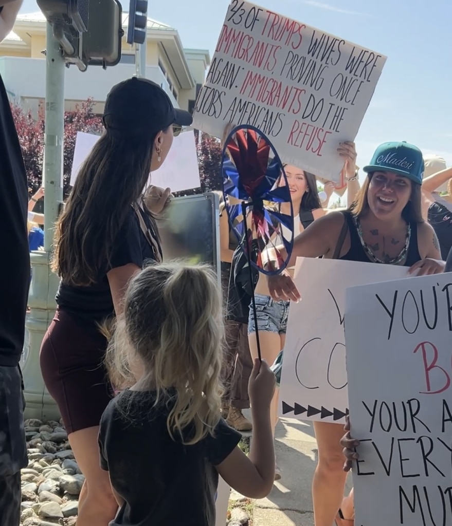 "No Kings" Protest Numbers Swell to More than 1,600 in Shasta – Shasta ...